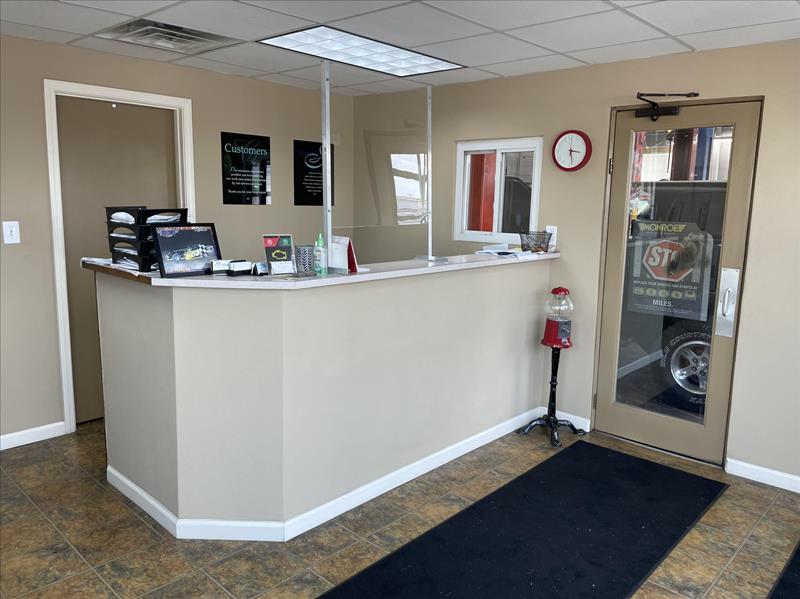 J R Car And Truck Repair Inc - Belleville, IL